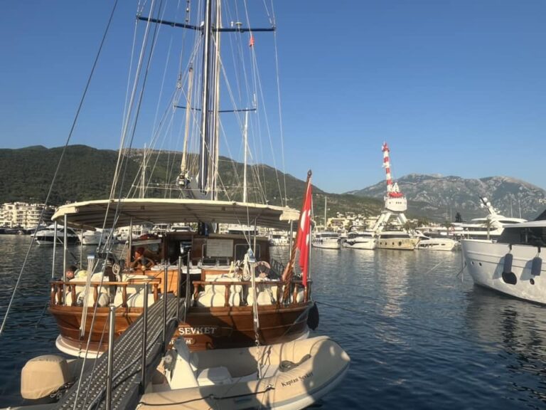 Sailing the Montenegro Coast - Jan Adventures